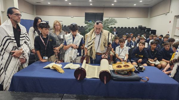 Aliyot for Our B’nai Mitzvah – Posnack School