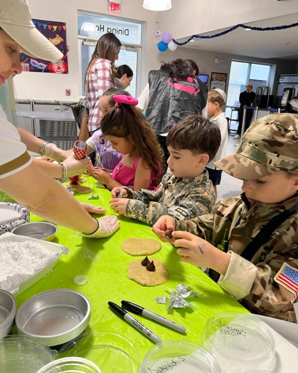 Posnack School Gets the Purim Spirit – Posnack School