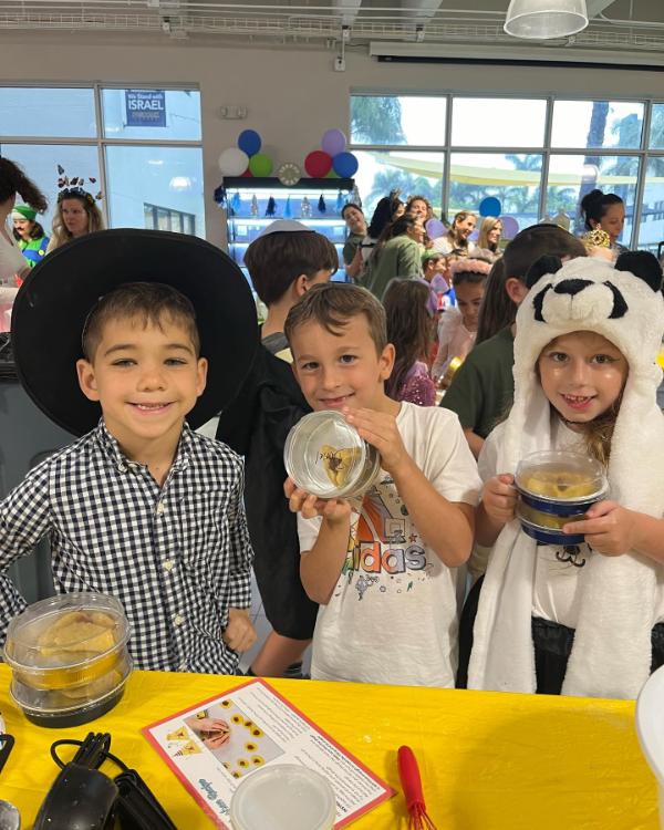 Posnack School Gets the Purim Spirit – Posnack School