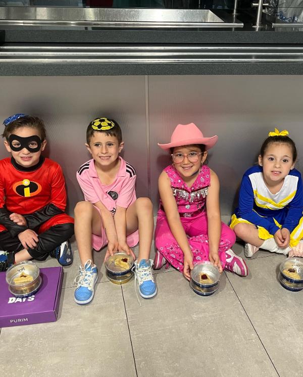 Posnack School Gets the Purim Spirit – Posnack School