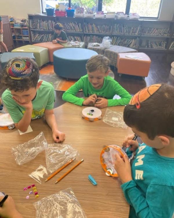 Posnack School Gets the Purim Spirit – Posnack School