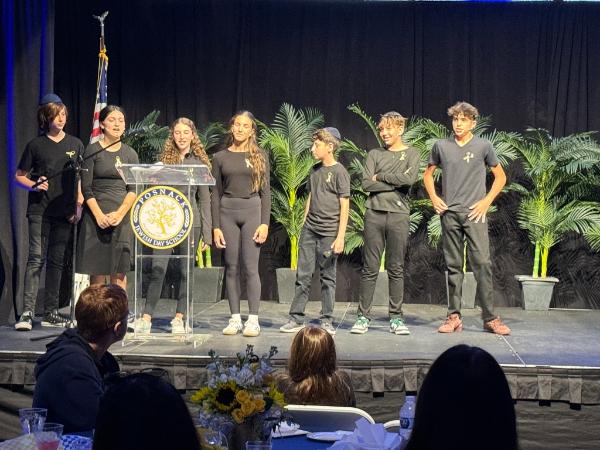 8th Grade Students Host Hebrew Dinner | Posnack School
