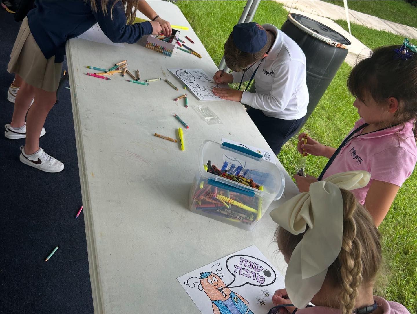 3rd Grade Takes Part in New Year Mitzvah – Posnack School